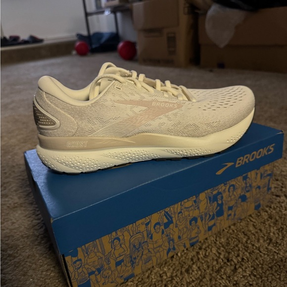 Brooks | Shoes | Brooks Mens Ghost Running Shoes Cream | Poshmark